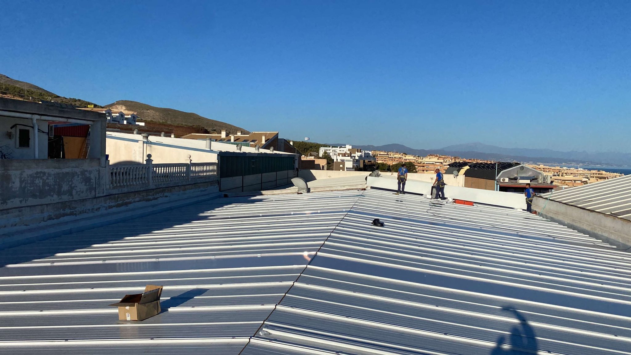 SerPanel, paneles sándwich de cubierta, teja y fachada en Málaga.